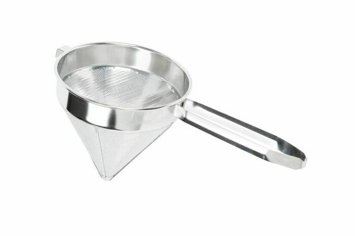 Fine mesh conical chinois strainer - 23cm - APPLEWOOD The Kitchen Shop